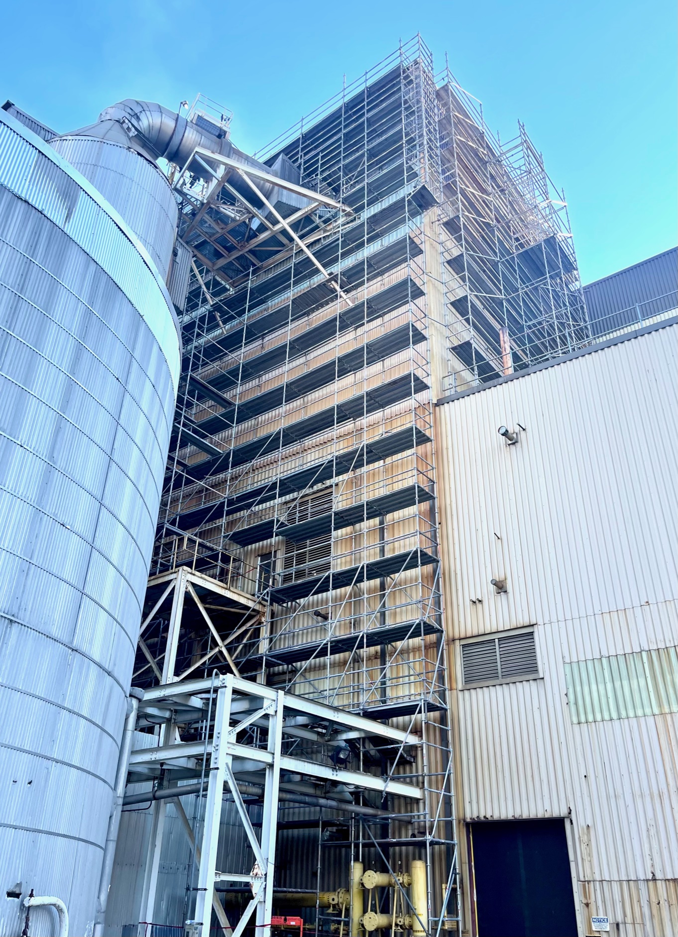 Universal Scaffolding & Equipment - High Quality Scaffolding